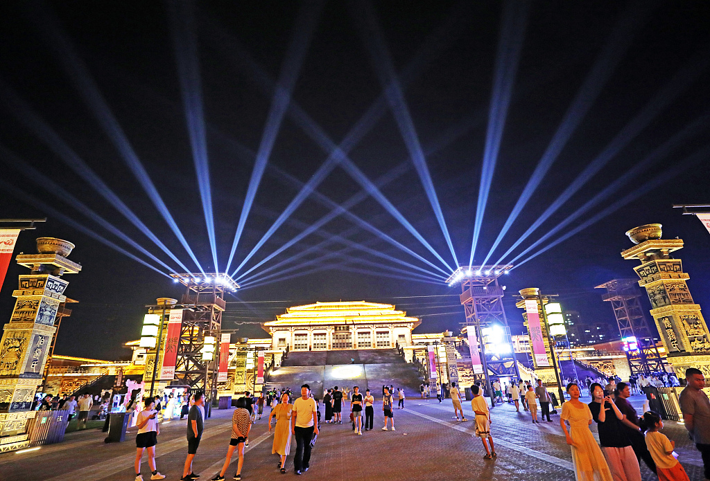 Bustling night markets light up Chinese economy | investinchina ...